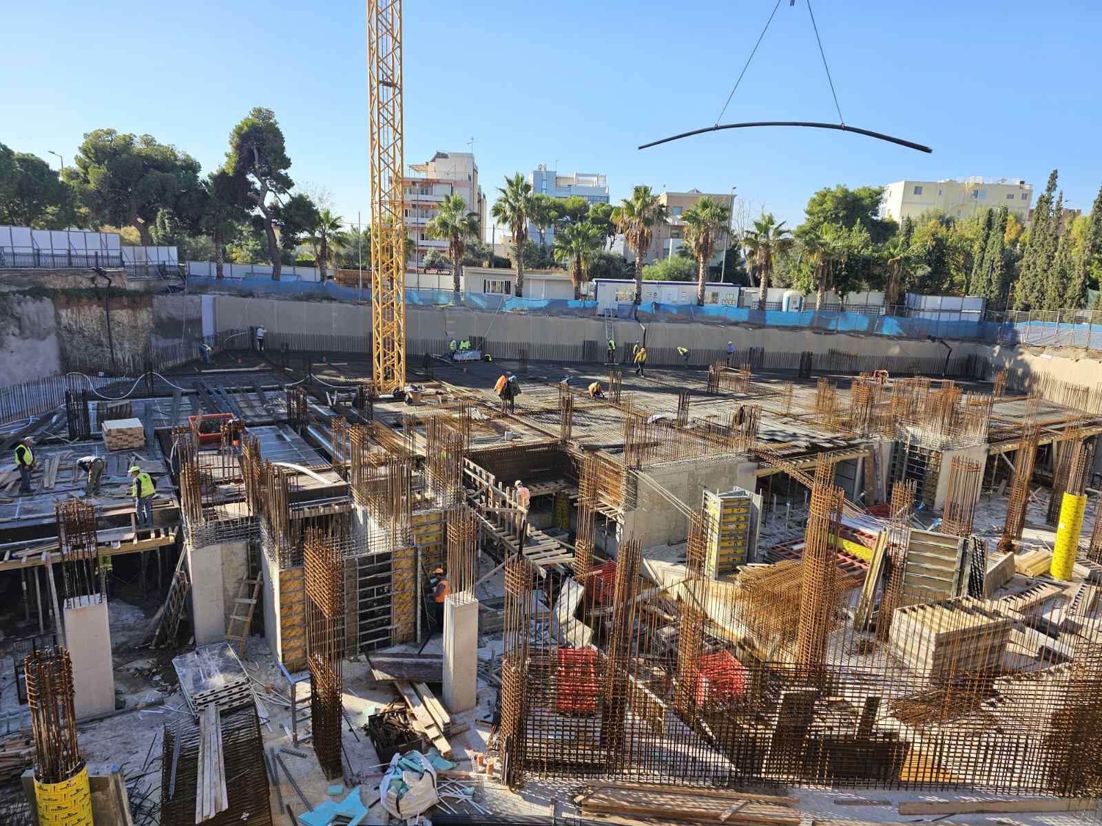 Aggelou Constructions, Κατασκευή ιδιωτικών και δημοσίων έργων